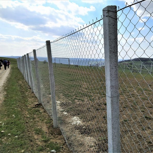 Chain Link Fencing – Concrete Posts – FastHomes